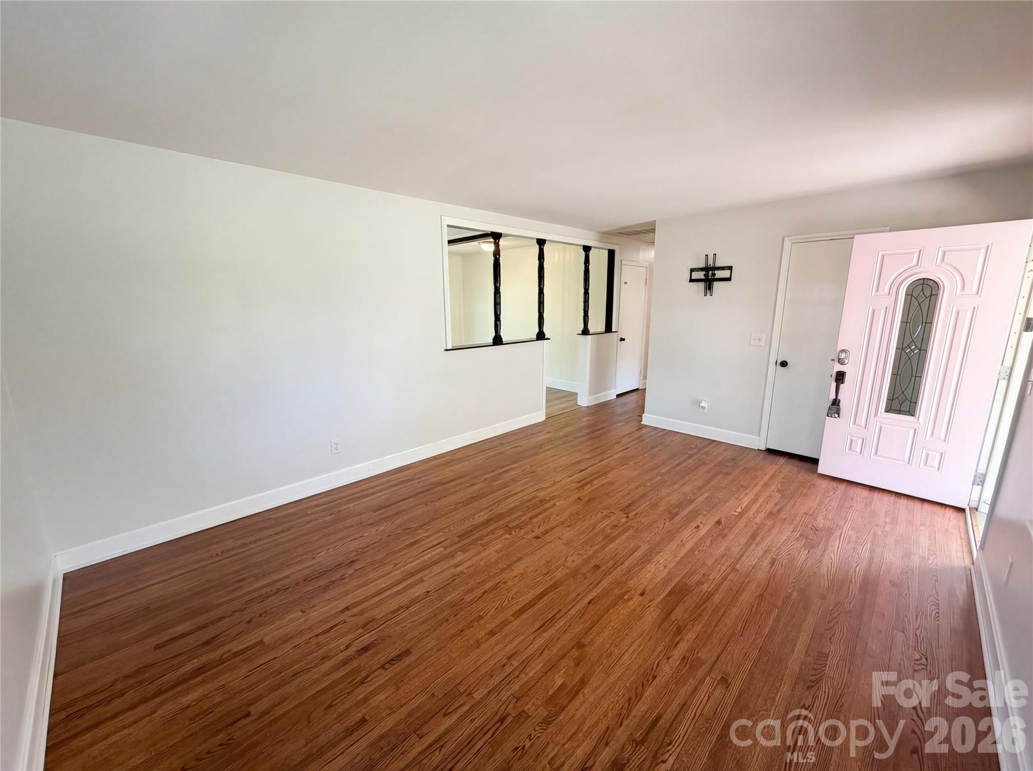 6621 Starcrest Drive, Charlotte, NC - photo 3 of 24