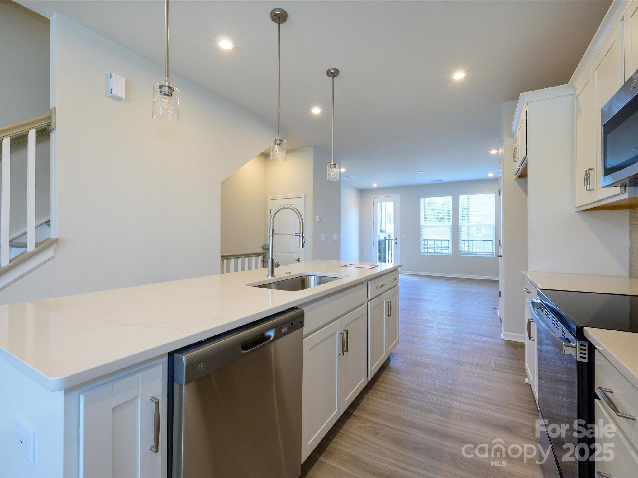 Photo 8 of 5640 Kingspan Drive, Charlotte, NC
