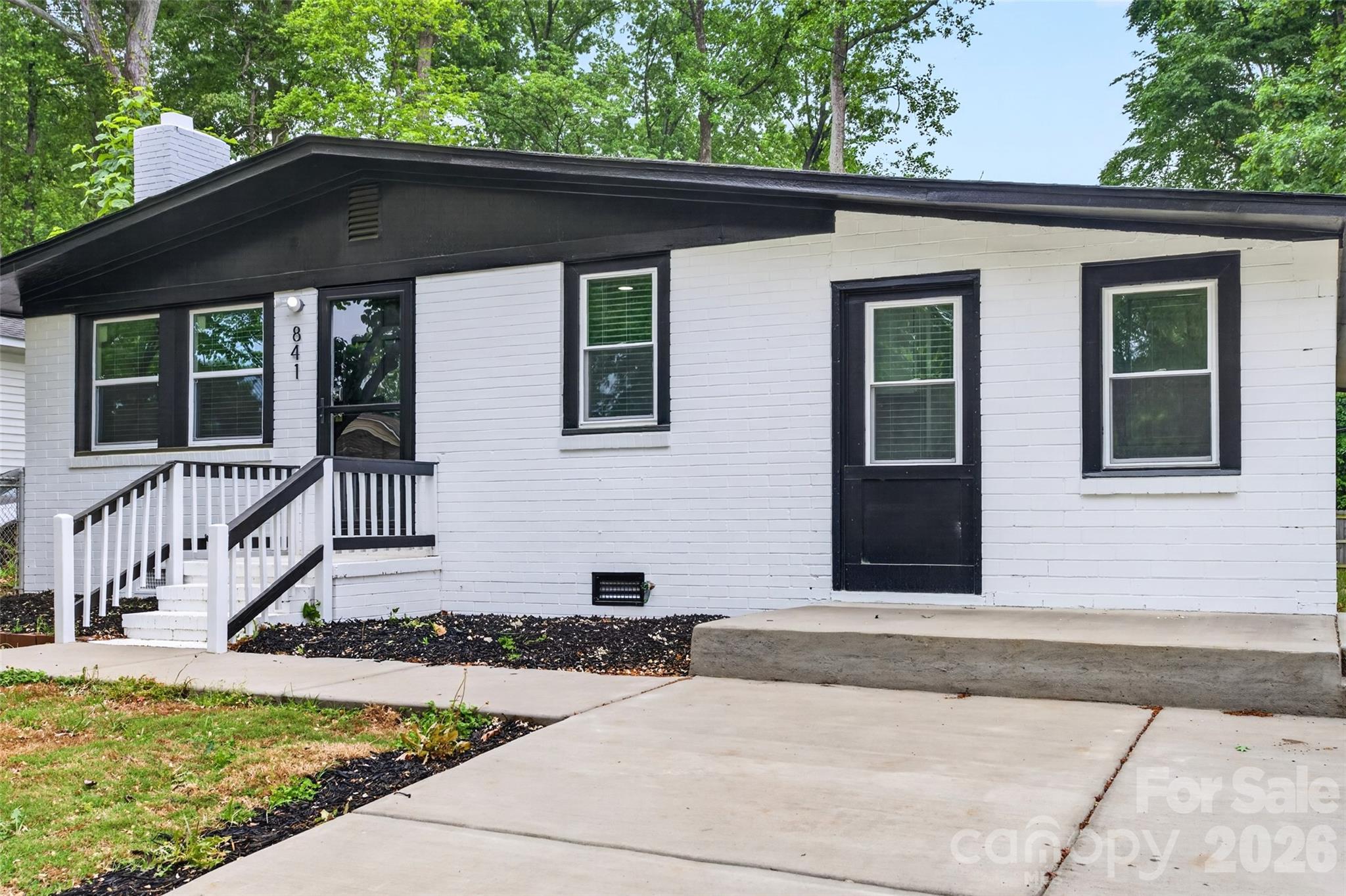 841 Mcarthur Avenue, Charlotte, NC - photo 2 of 41