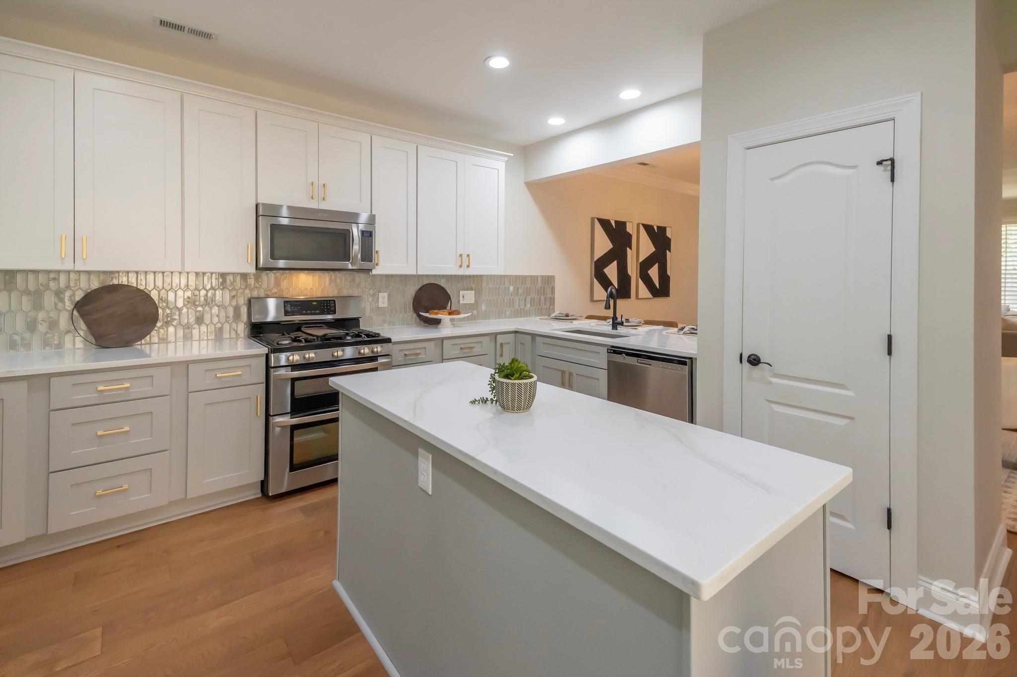 Photo 5 of 9323 Bonnie Briar Circle, Charlotte, NC