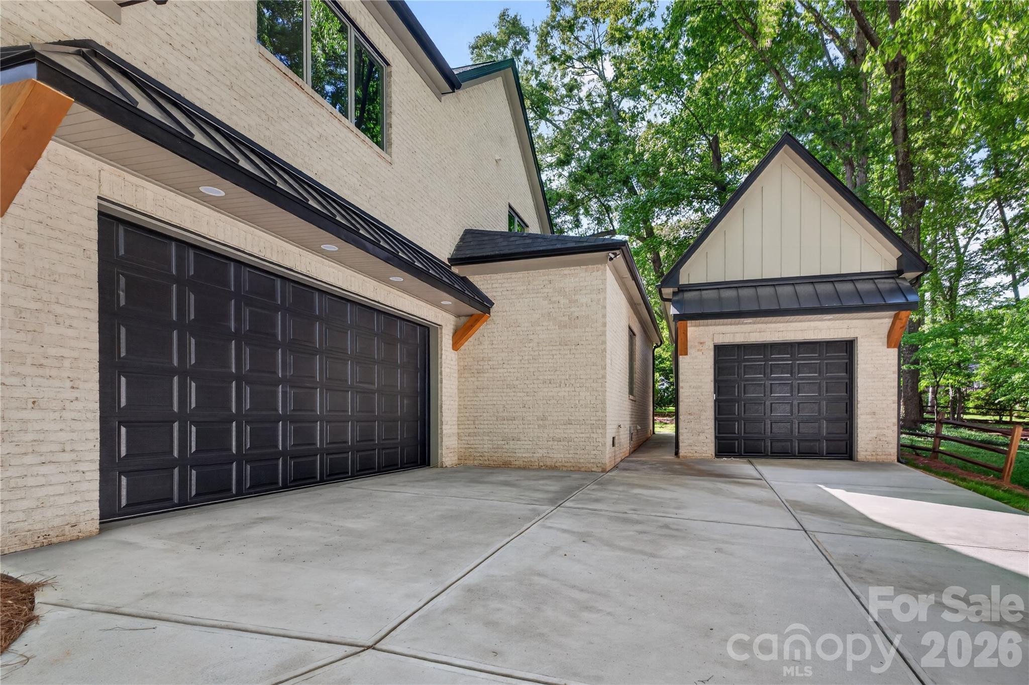 Photo 44 of 1600 E Barden Road, Charlotte, NC
