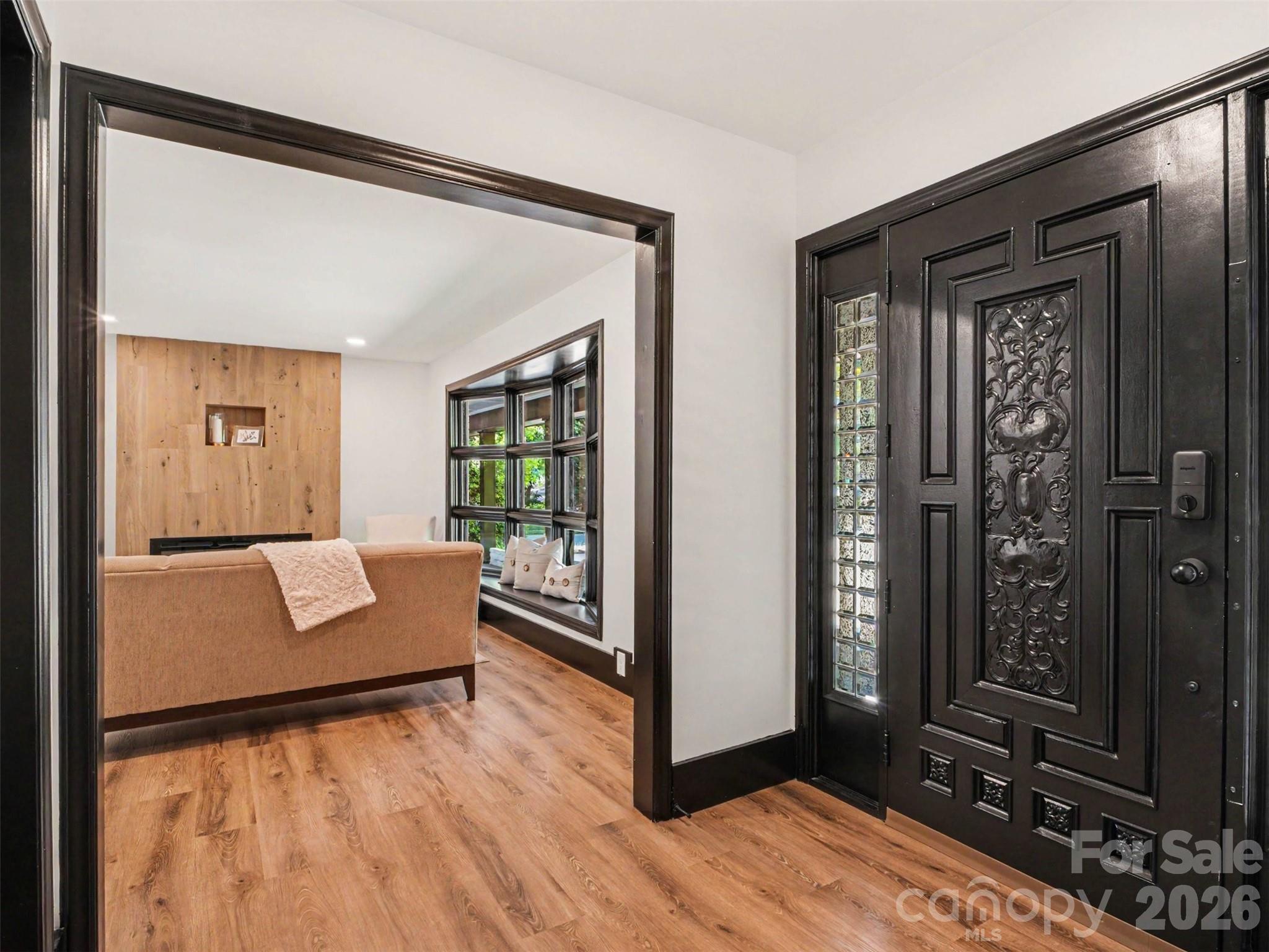 Photo 9 of 1831 Elizabeth Oaks Avenue, Charlotte, NC