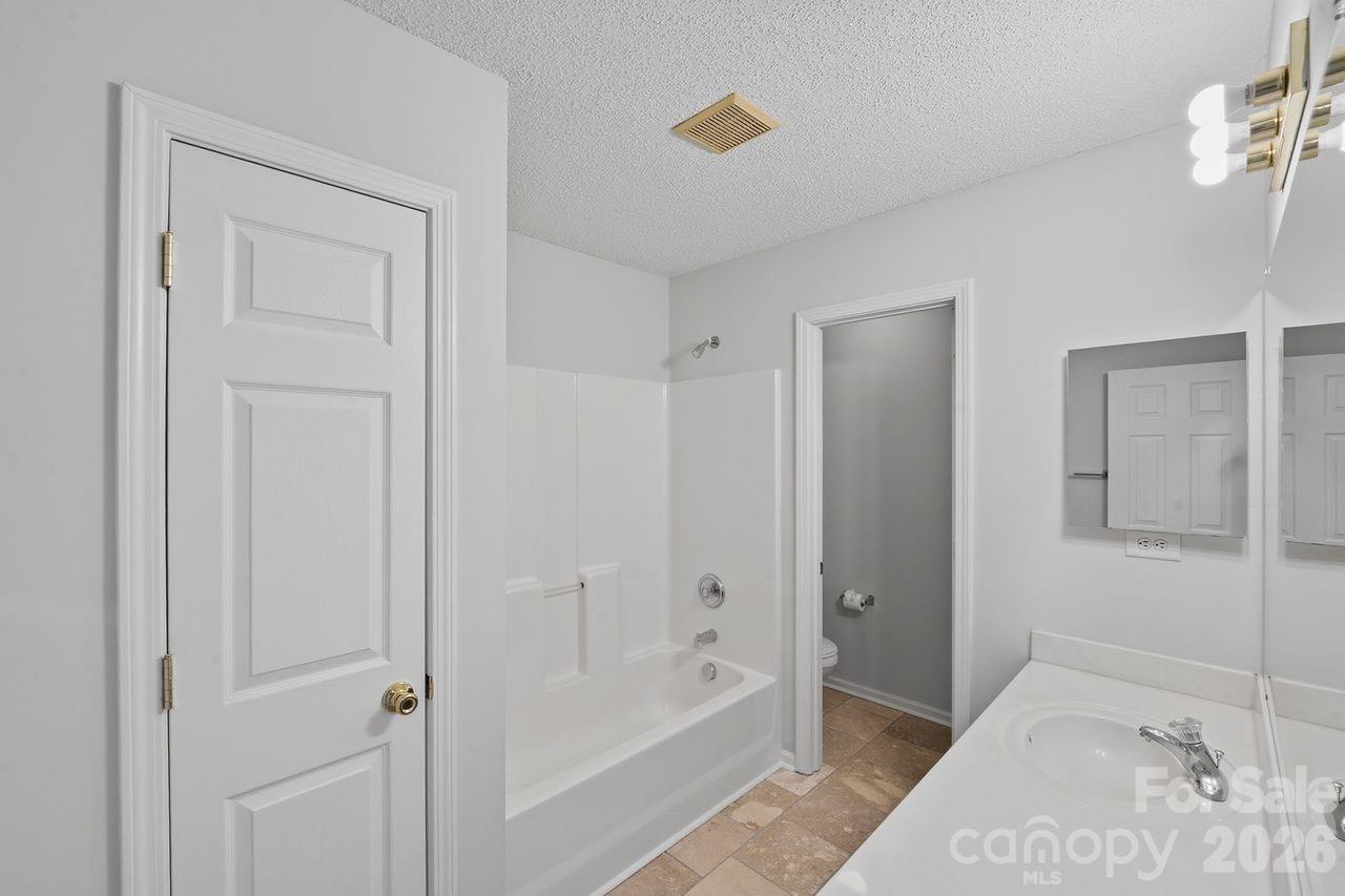 Photo 16 of 8221 Christmas Court, Charlotte, NC