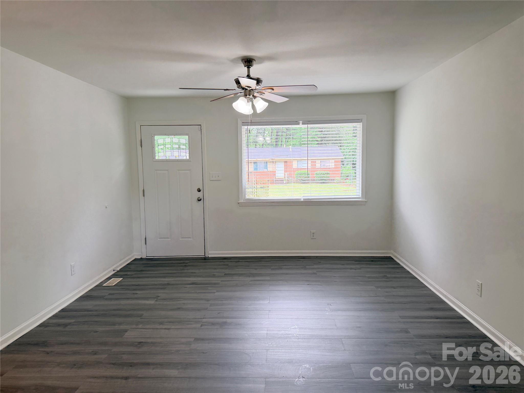 9209 Edgevale Drive, Charlotte, NC - photo 5 of 34