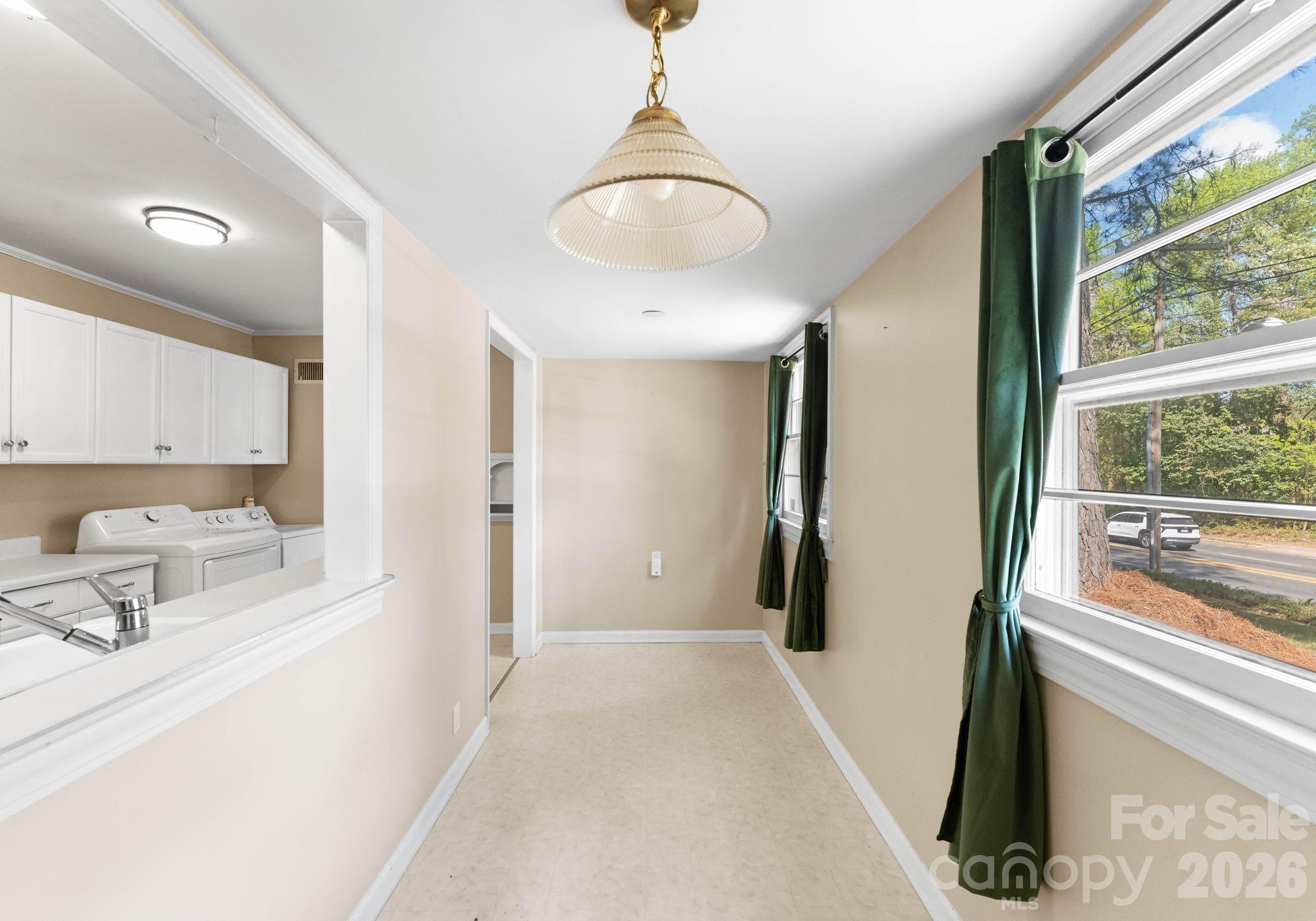 1136 E Woodlawn Road, Charlotte, NC - photo 16 of 48