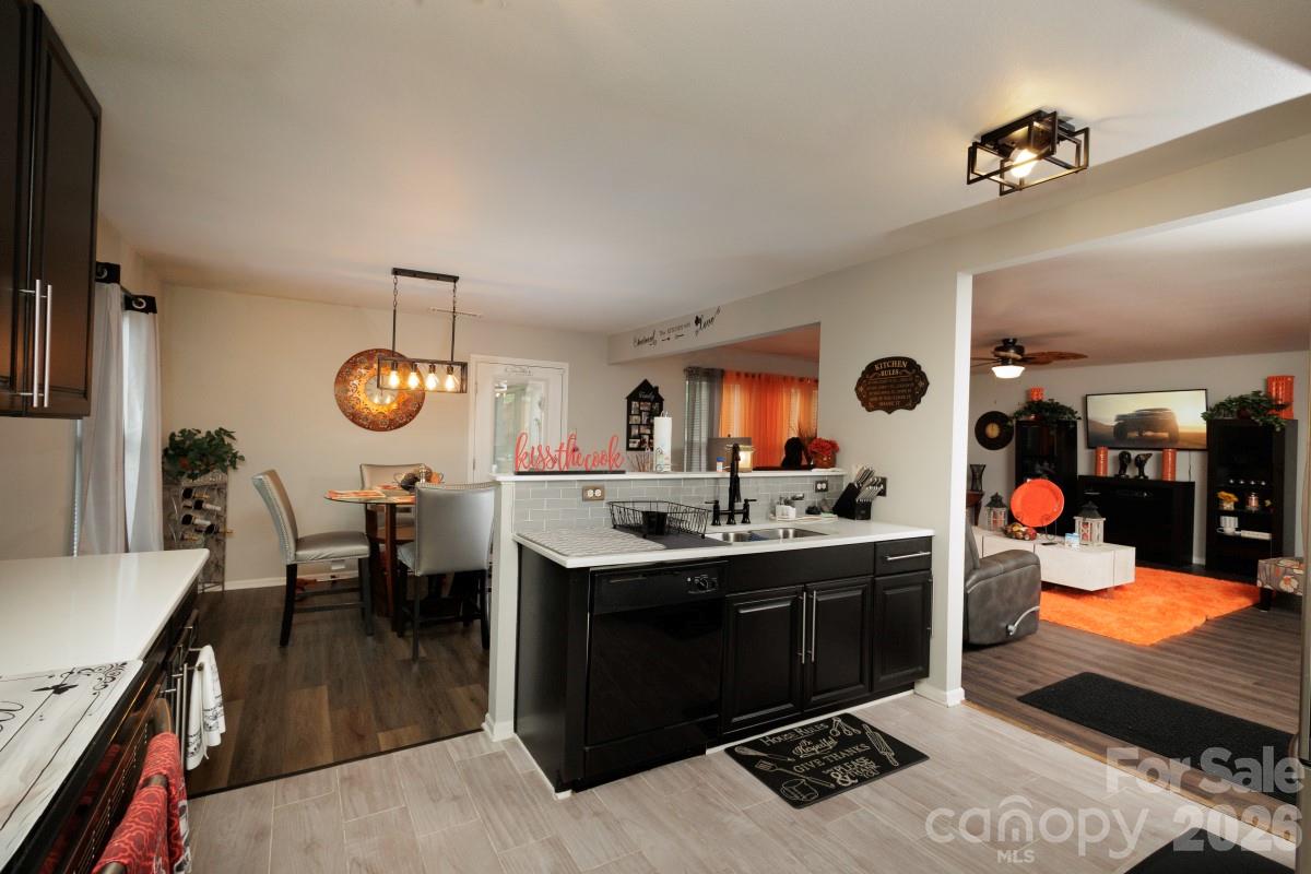 Photo 5 of 6135 Blue Ash Lane, Charlotte, NC