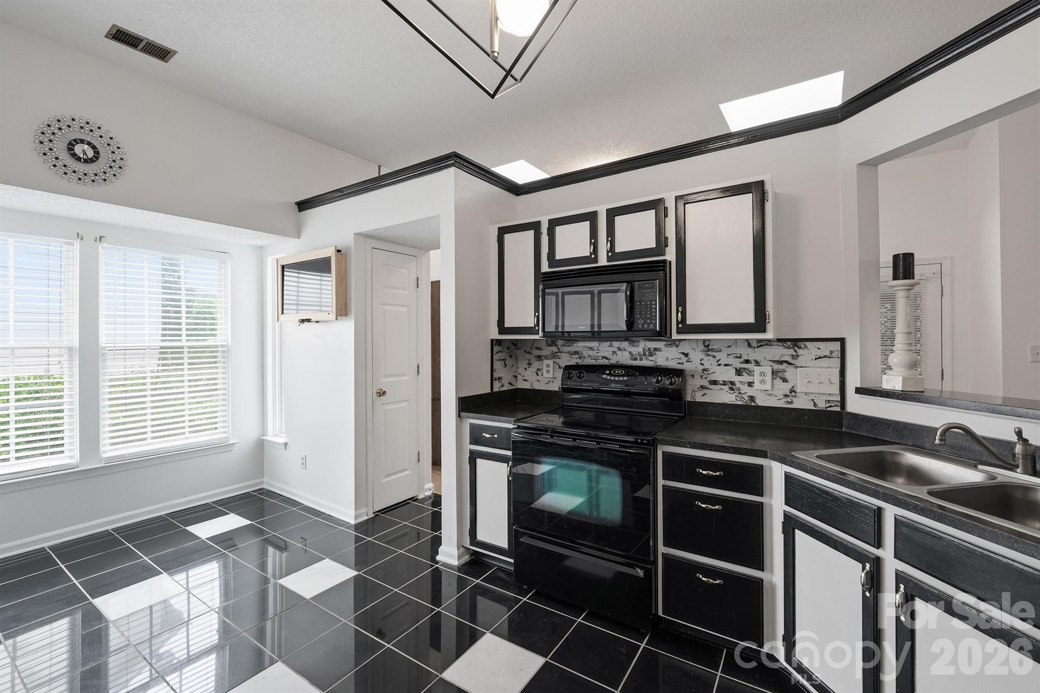 Photo 12 of 9426 Cantle Drive, Charlotte, NC