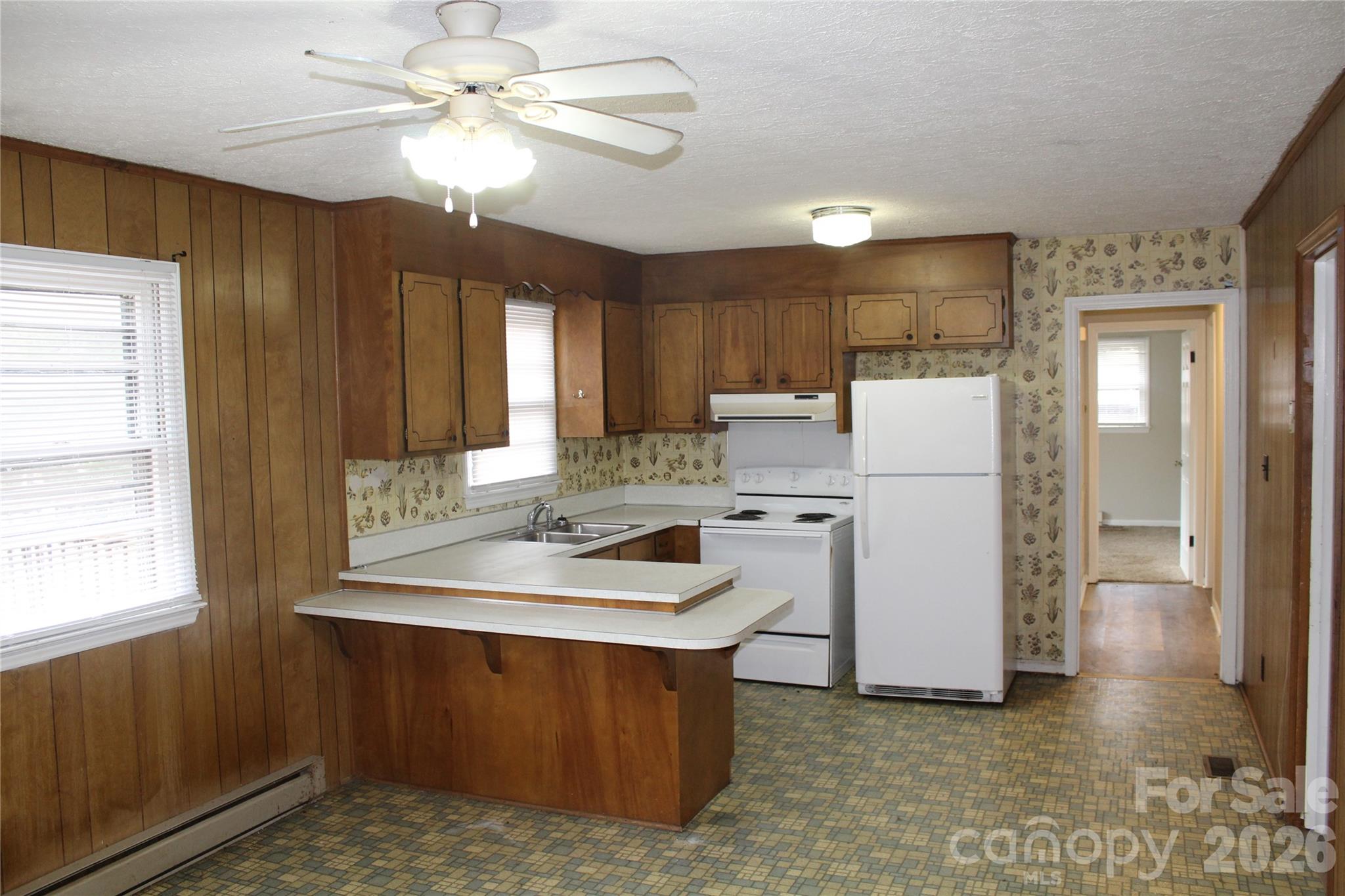 Photo 4 of 1156 Oak Forest Drive, Morganton, NC