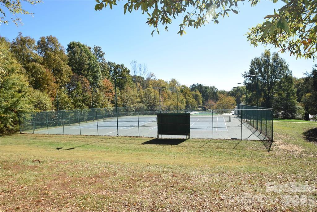 Photo 31 of 10214 Stoneykirk Lane, Charlotte, NC