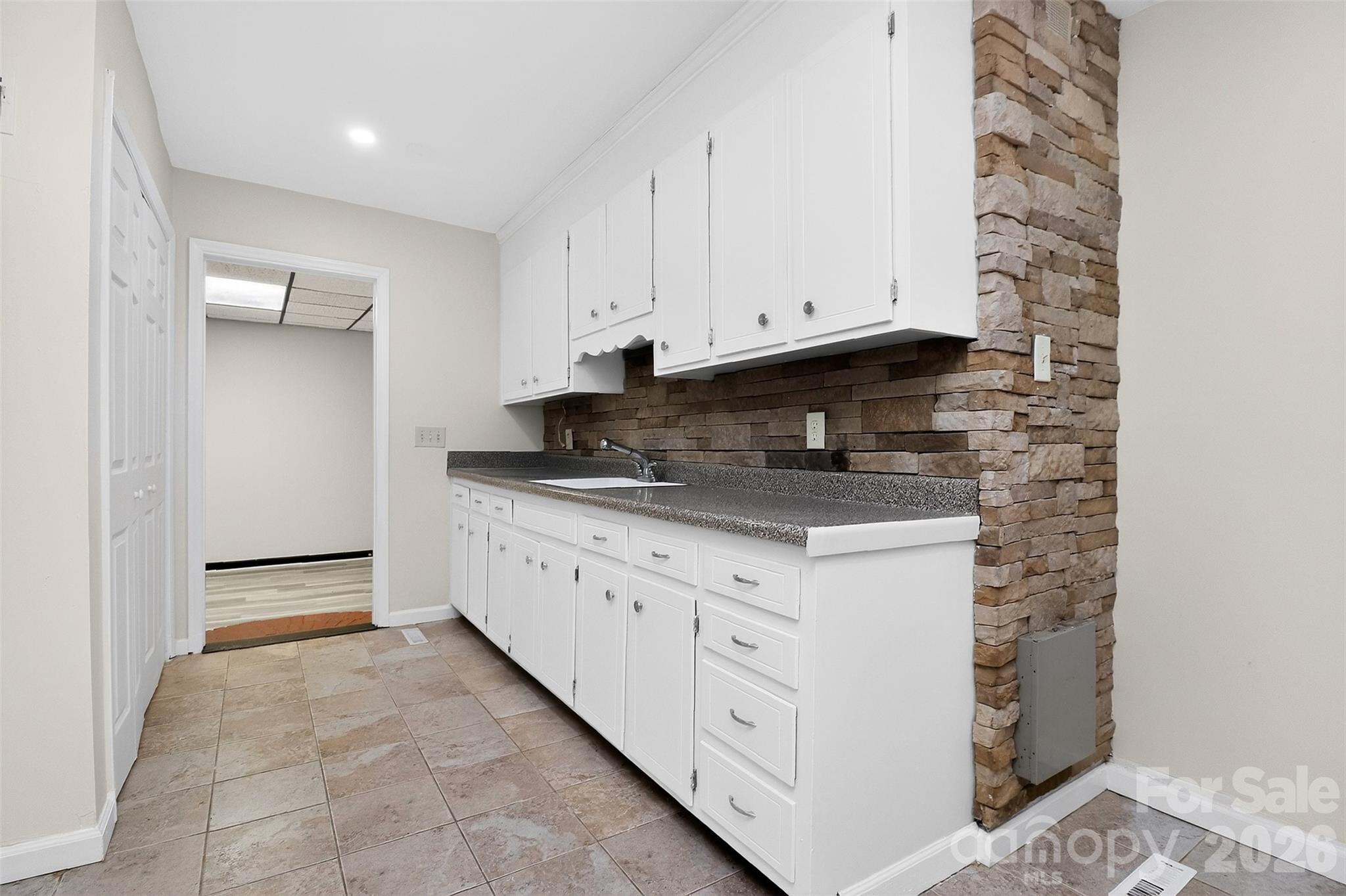 7007 Crossridge Road, Charlotte, NC - photo 17 of 45