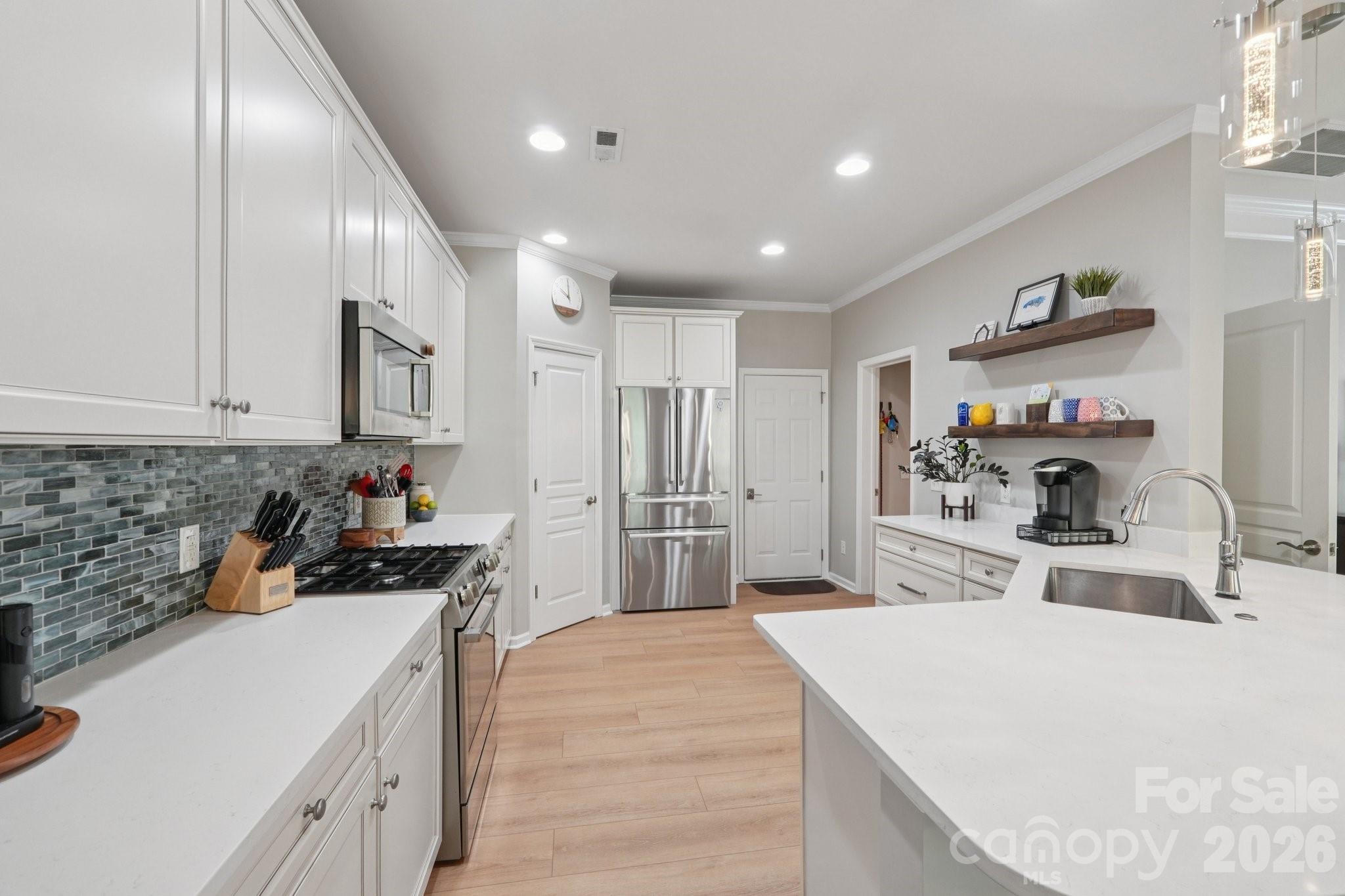 Photo 9 of 4818 Fonthill Lane, Charlotte, NC