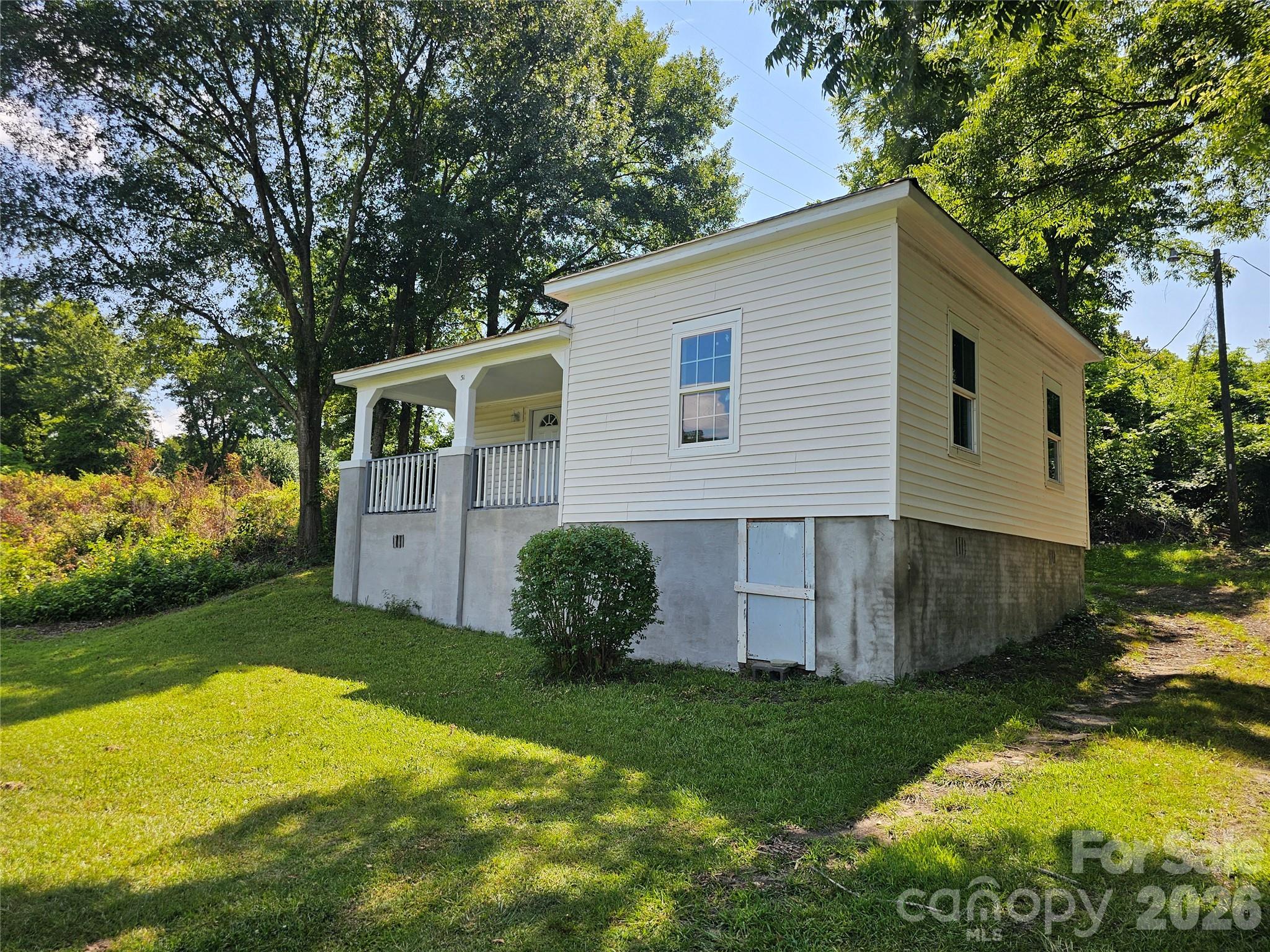 Photo 4 of 31 Poplar Street, Great Falls, SC