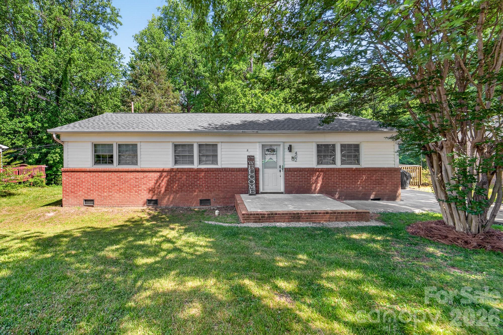 402 Wooddale Drive, Dallas, NC - photo 1 of 27
