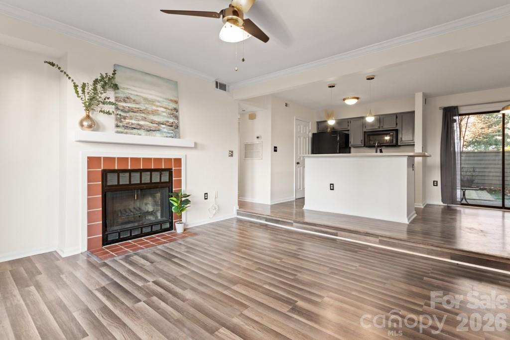 Photo 4 of 212 W 10th Street, Charlotte, NC