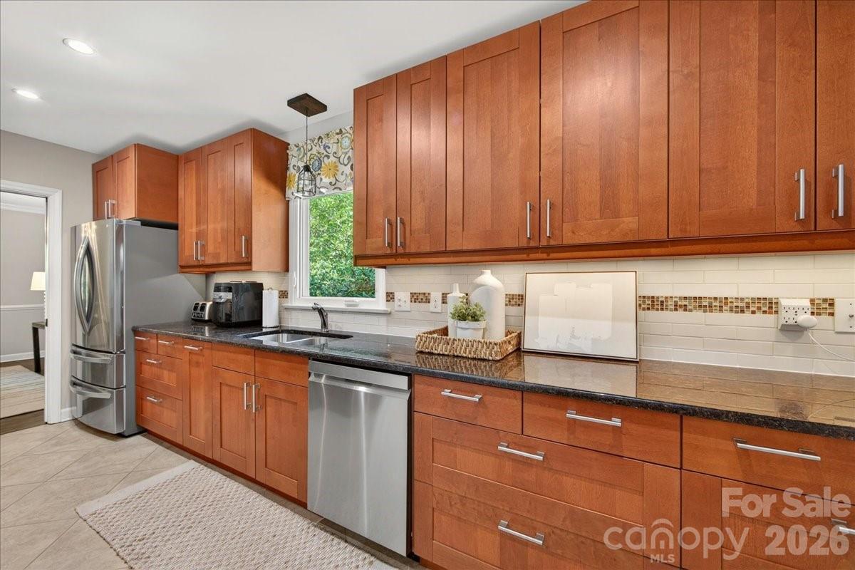Photo 16 of 1128 Court Drive, Charlotte, NC