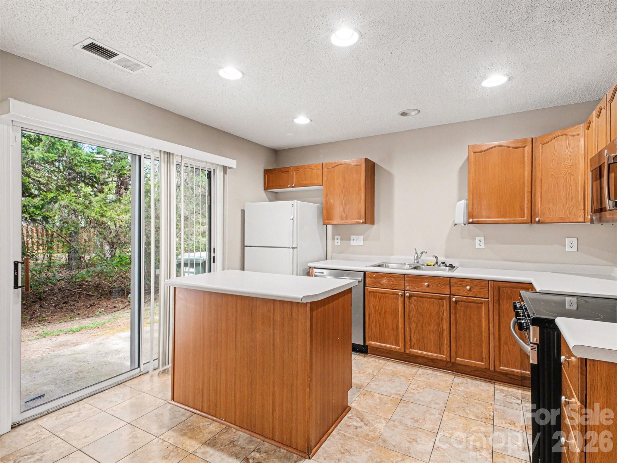 Photo 12 of 2132 Preakness Court, Charlotte, NC