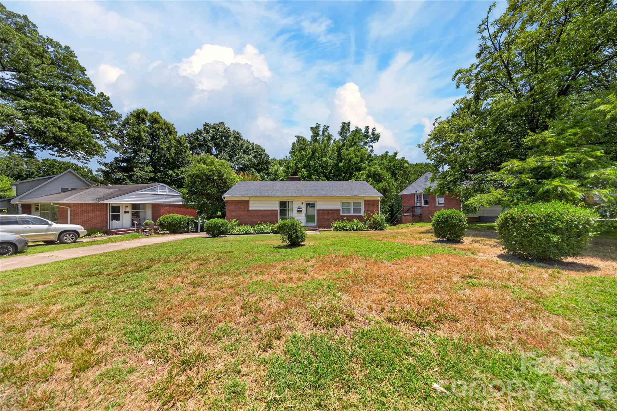 Photo 2 of 520 Inwood Drive, Charlotte, NC