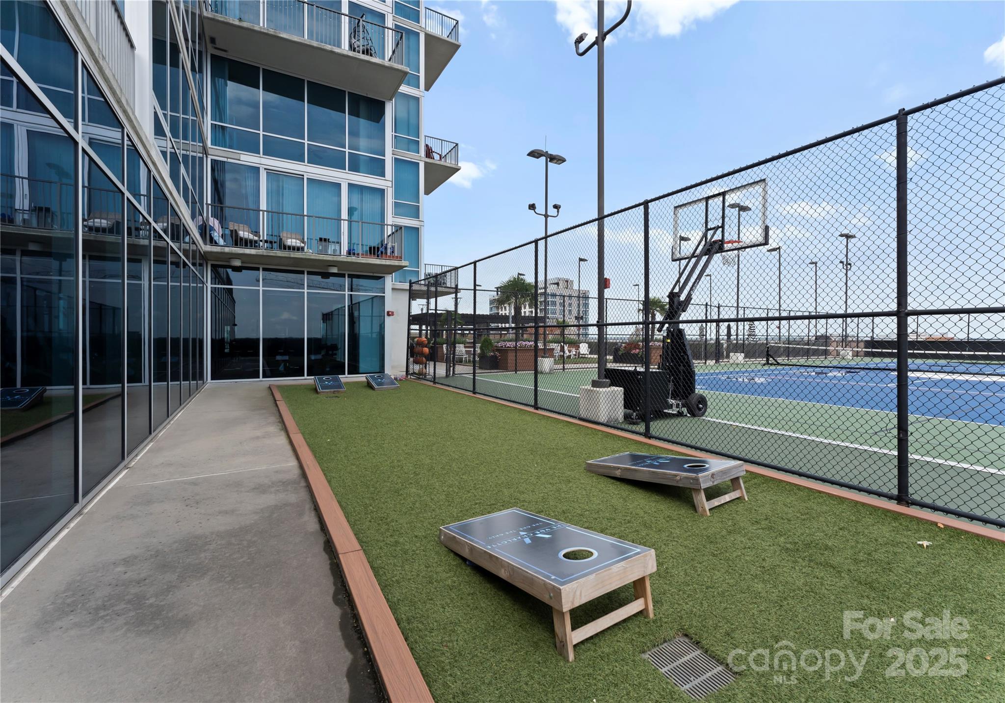 Photo 38 of 215 N Pine Street4301/4302, Charlotte, NC