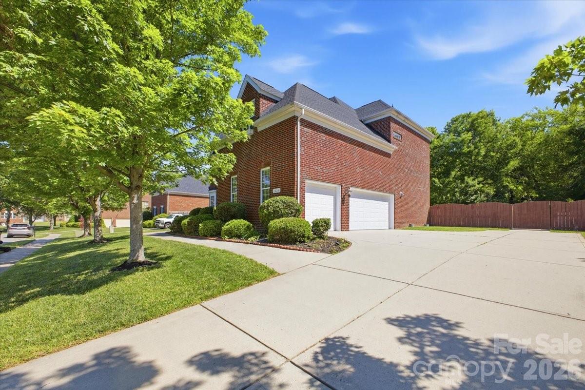 1825 Laveta Road, Charlotte, NC - photo 3 of 49