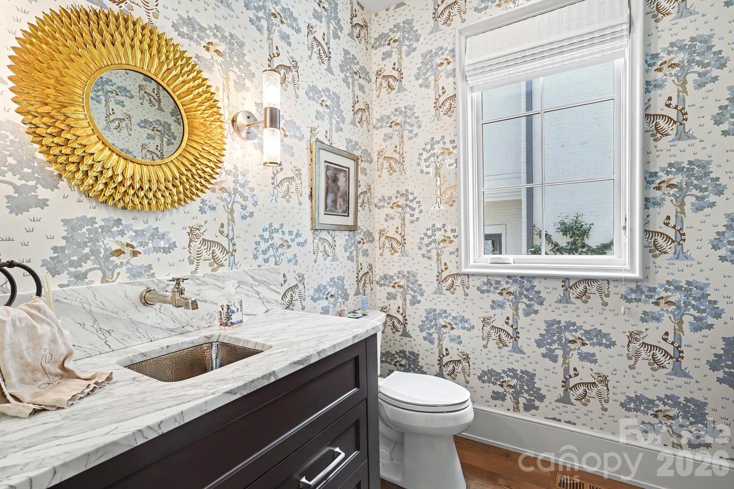 Home for sale at 2310 Beverly Drive, Charlotte, NC — photo 5 of 48