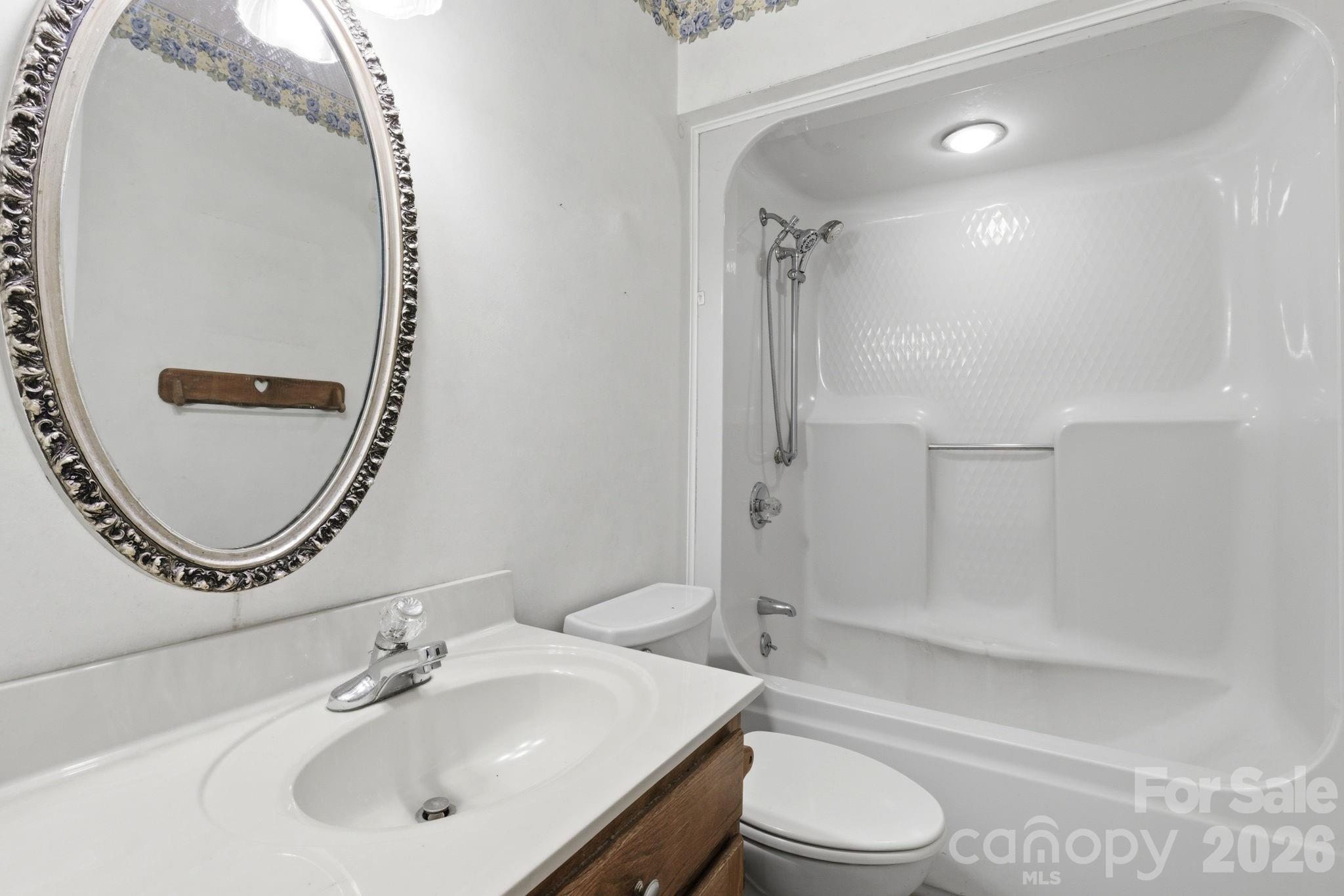 4804 Elmhurst Drive NE, Hickory, NC - photo 19 of 40