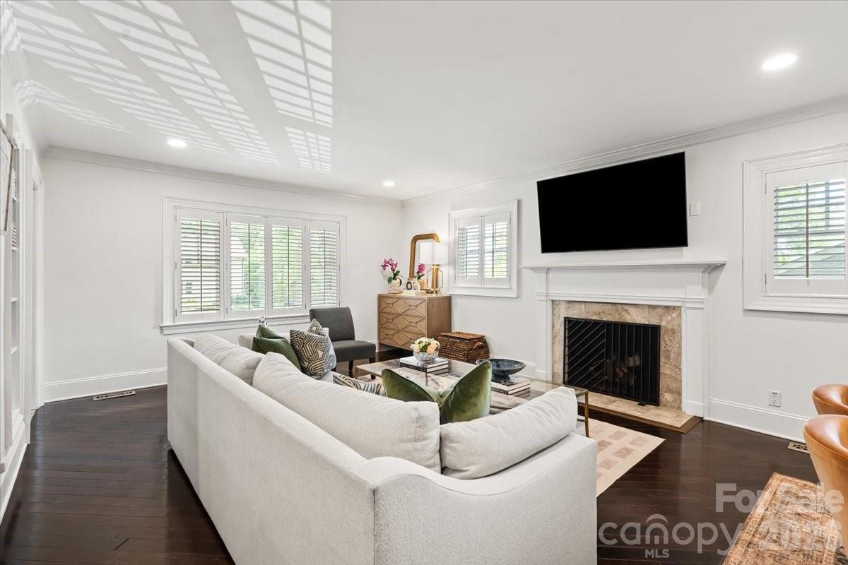 Photo 7 of 3000 Forest Park Drive, Charlotte, NC