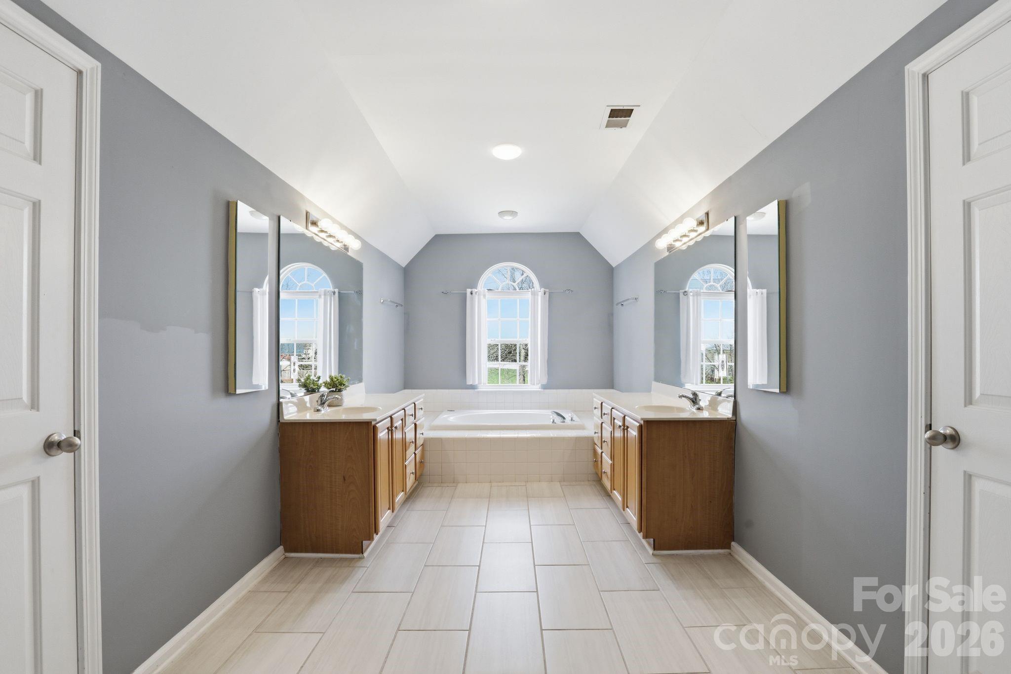 Photo 31 of 3909 Meadow Green Drive, Charlotte, NC