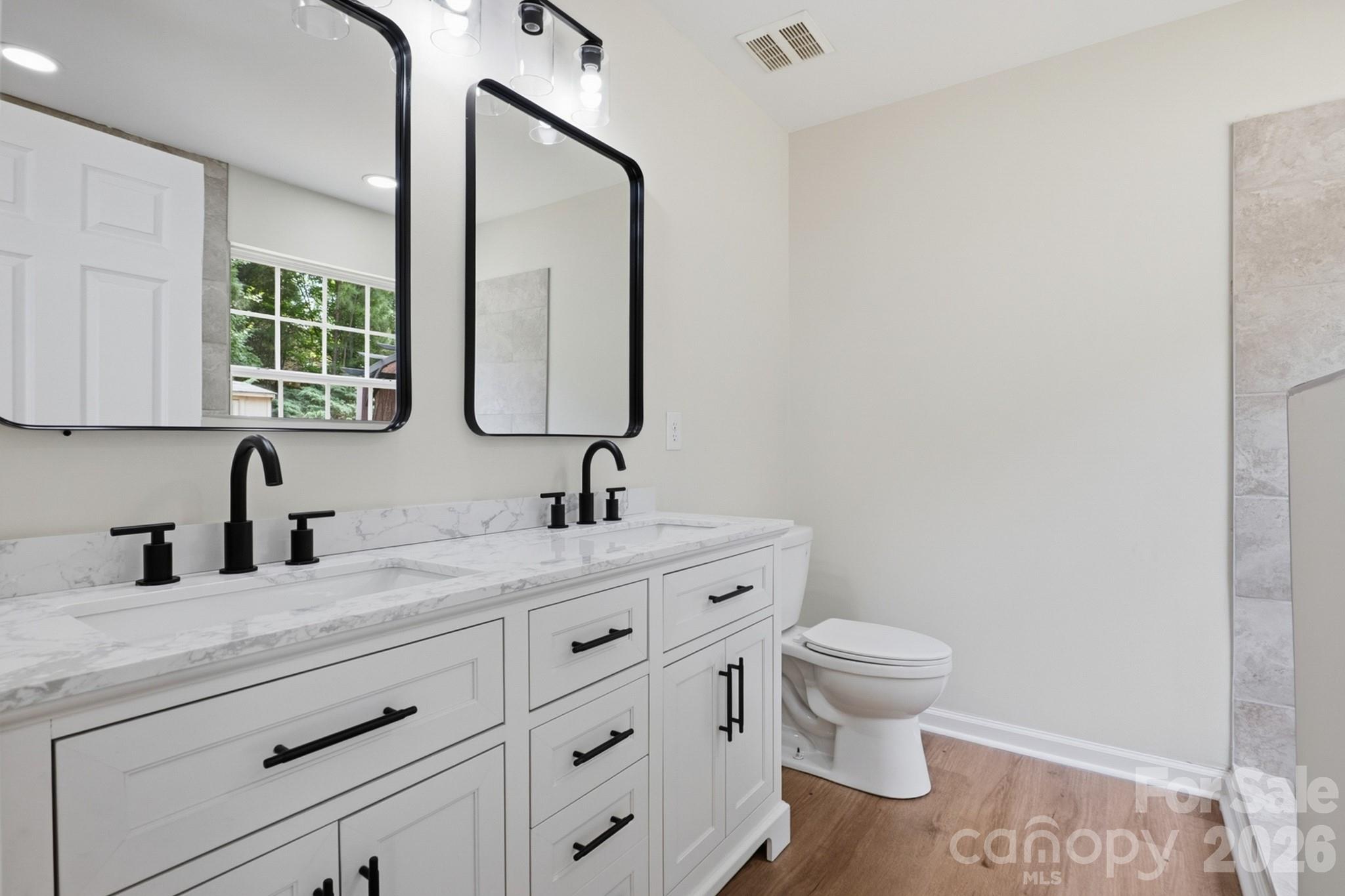 Photo 12 of 5123 Sunburst Lane, Charlotte, NC