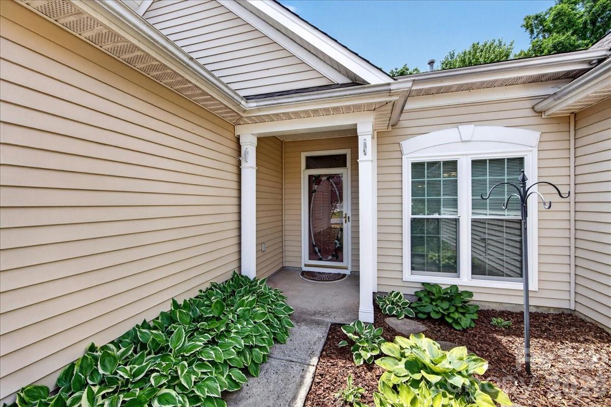 Photo 2 of 16046 Stuarts Draft Court, Charlotte, NC