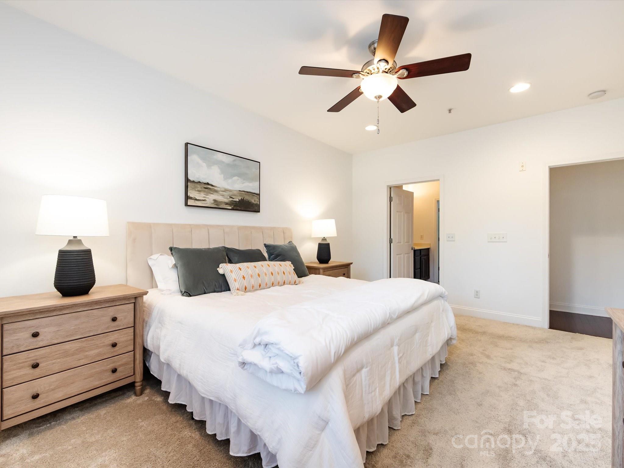 Photo 19 of 1000 E Woodlawn Road216, Charlotte, NC