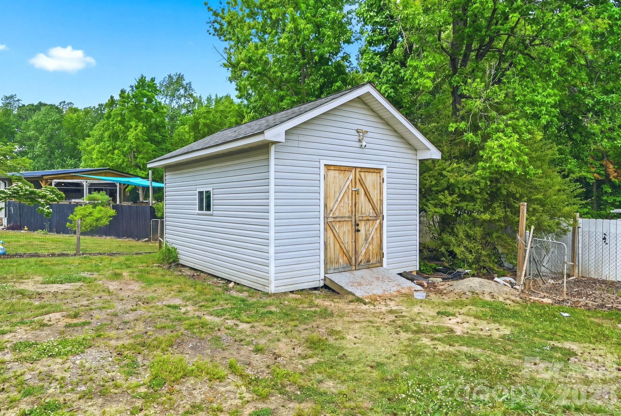 Photo 4 of 232 Summertree Drive, Troutman, NC