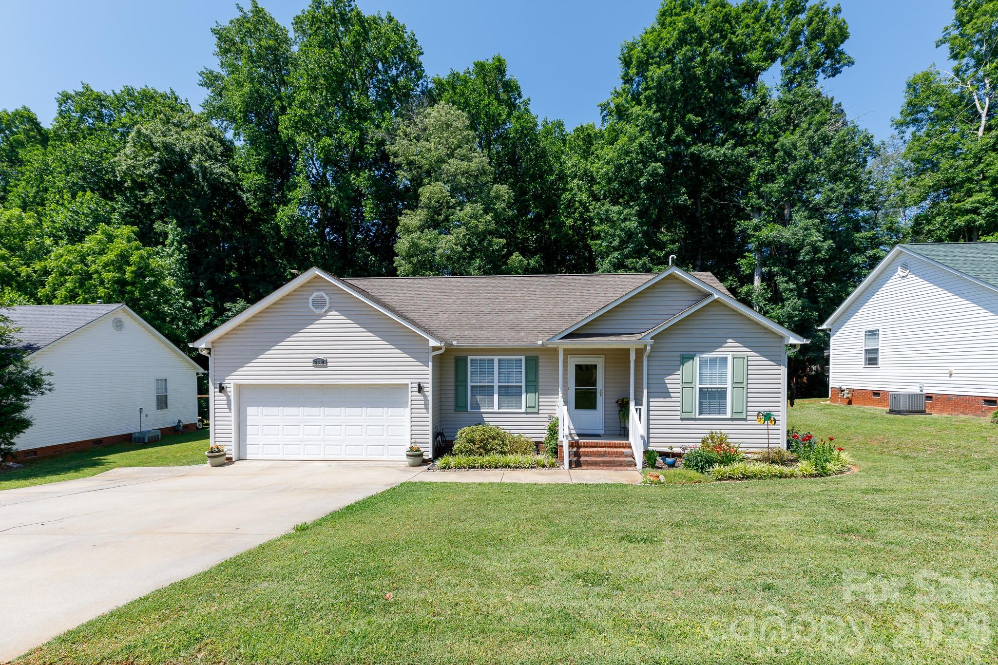 2312 Nuthatch Drive, Rock Hill, SC - photo 2 of 34