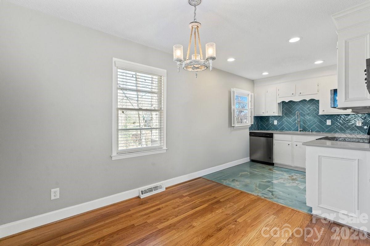 Photo 5 of 1717 Woodvalley Drive, Charlotte, NC