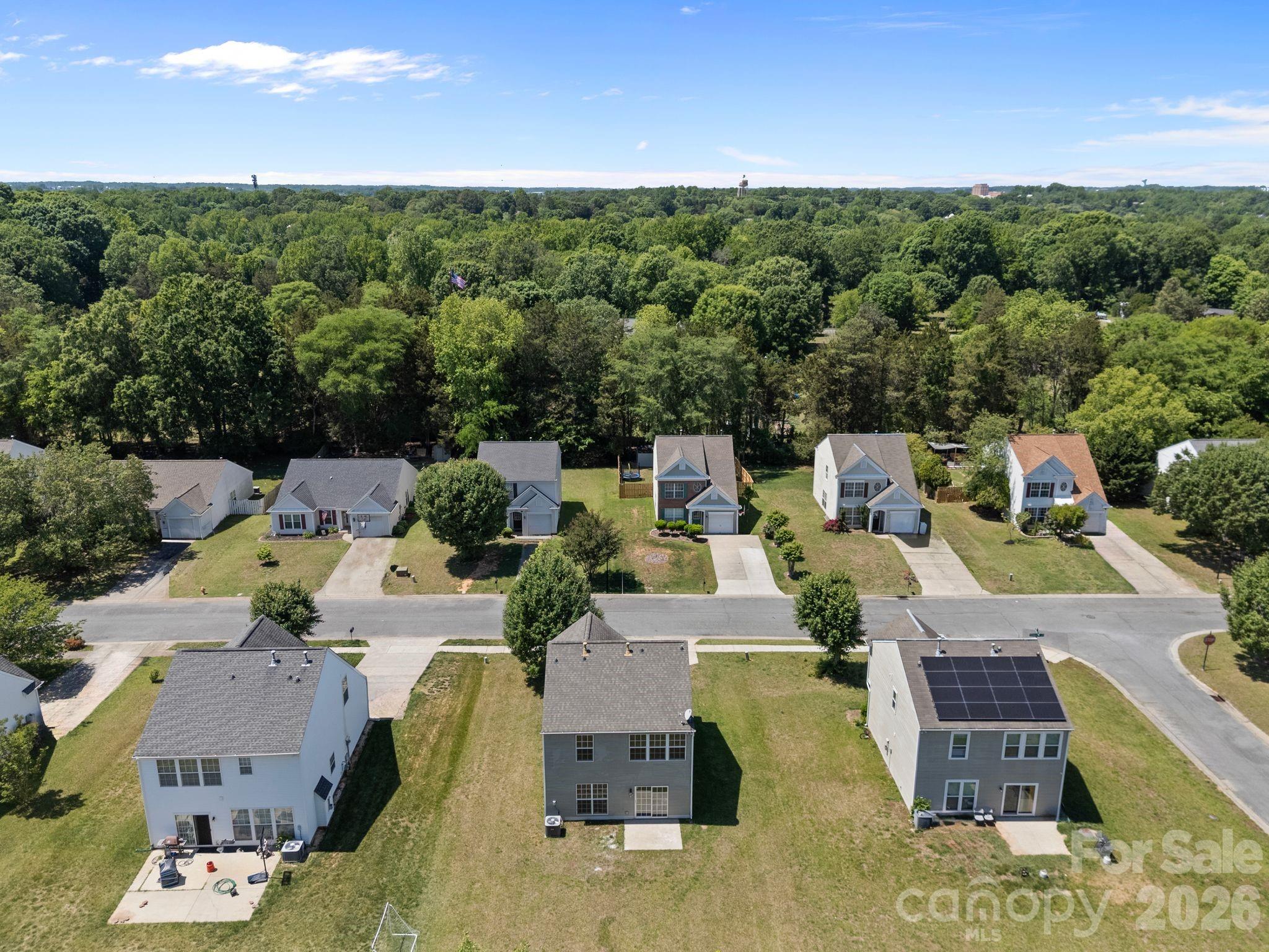 Photo 3 of 10410 Roundleaf Drive, Charlotte, NC