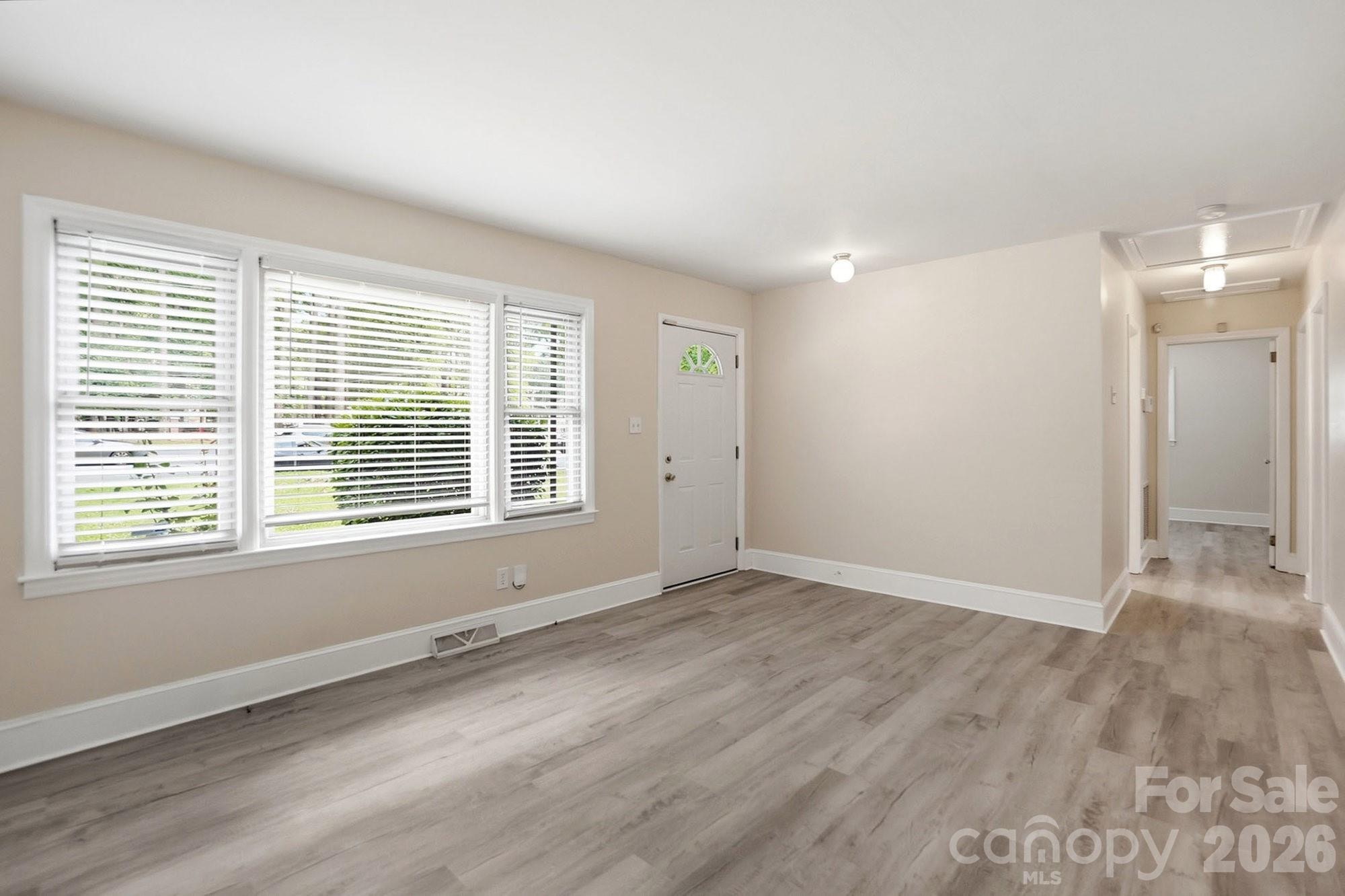 Photo 4 of 2032 Eastway Drive, Charlotte, NC