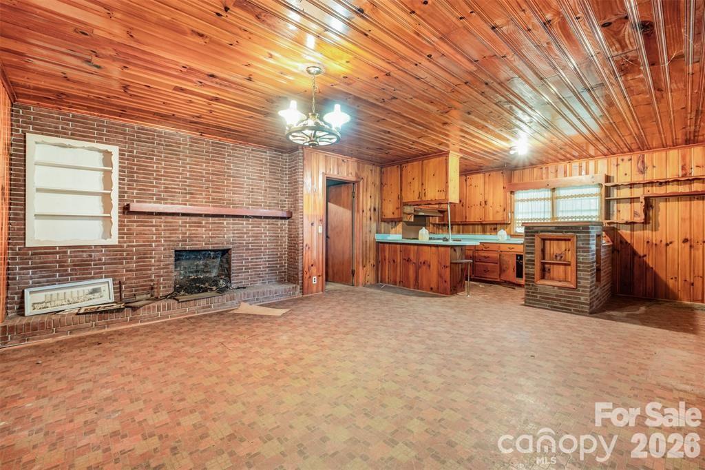 Photo 4 of 2412 Daves Drive, Shelby, NC