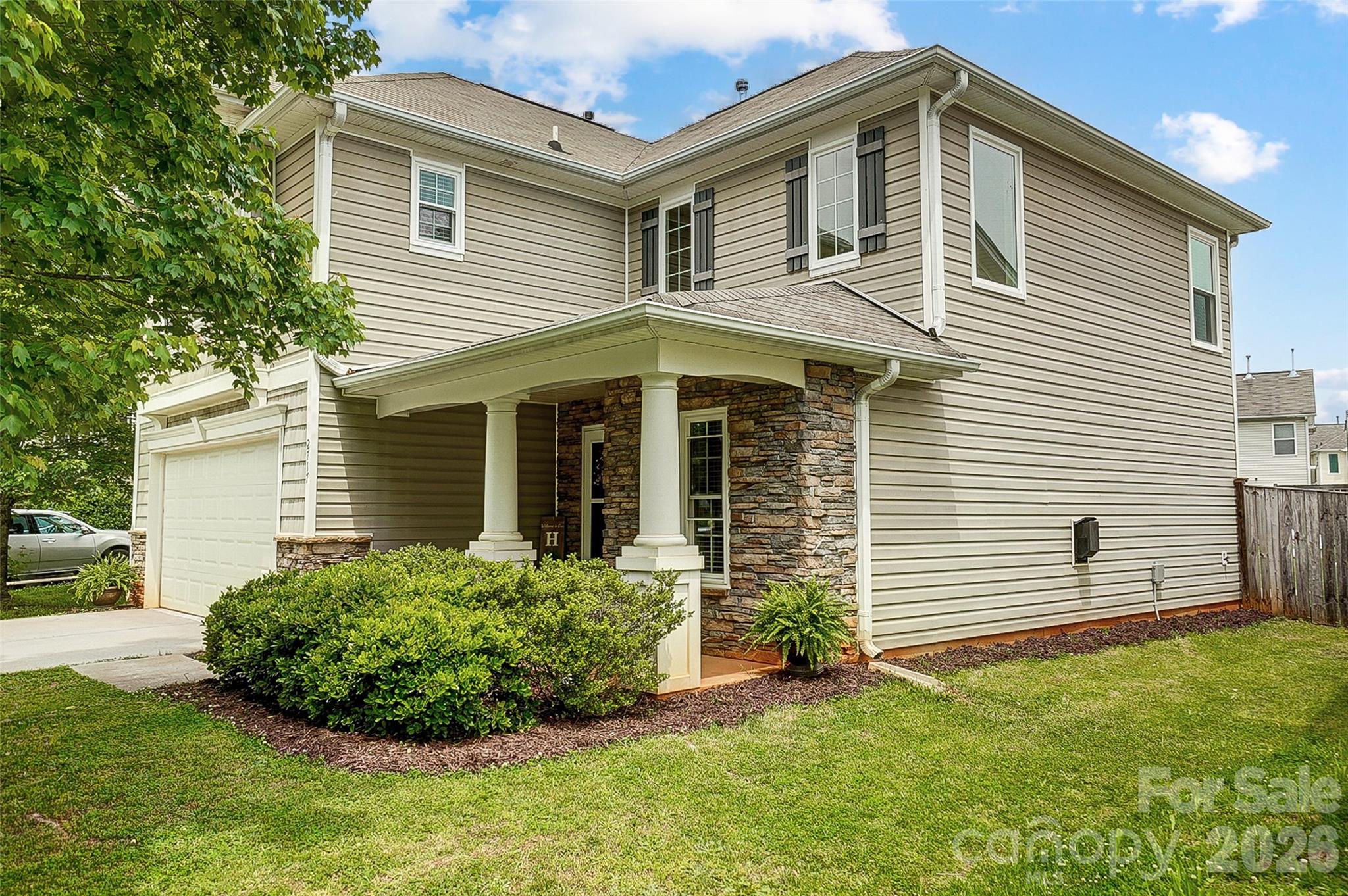 Home for sale at 2717 Markham Woods Court, Charlotte, NC — photo 4 of 35