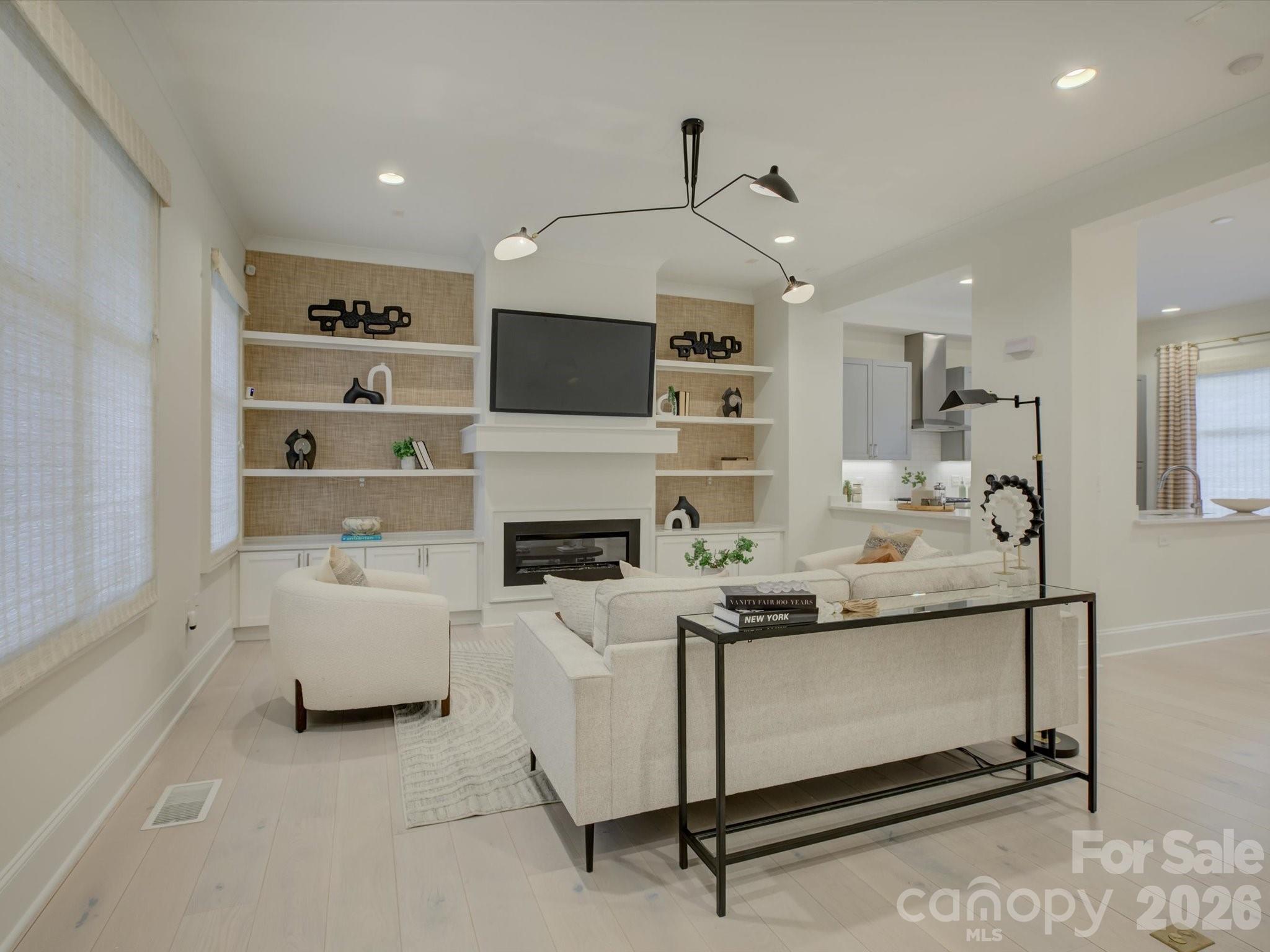Photo 5 of 335 E Tremont Avenue, Charlotte, NC
