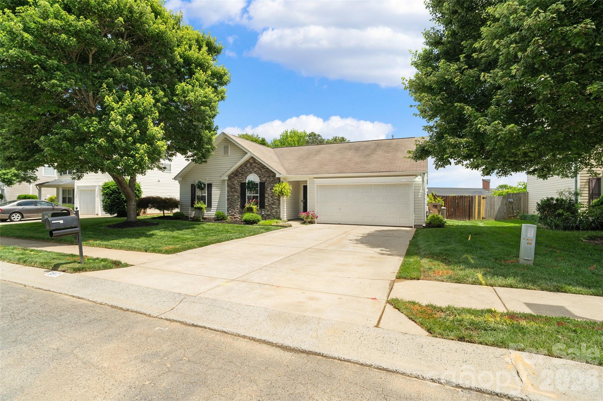 Photo 3 of 3917 Laurel View Circle, Indian Trail, NC