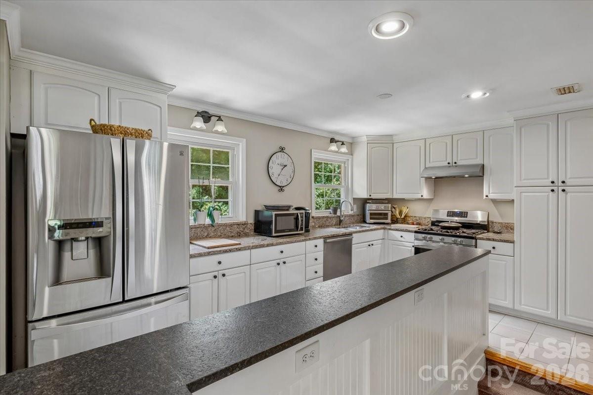 Home for sale at 1135 Blueberry Lane, Charlotte, NC — photo 14 of 48