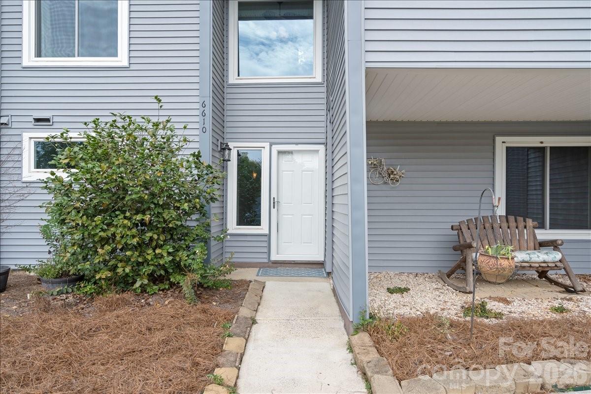 Photo 5 of 6610 Point Comfort Lane, Charlotte, NC