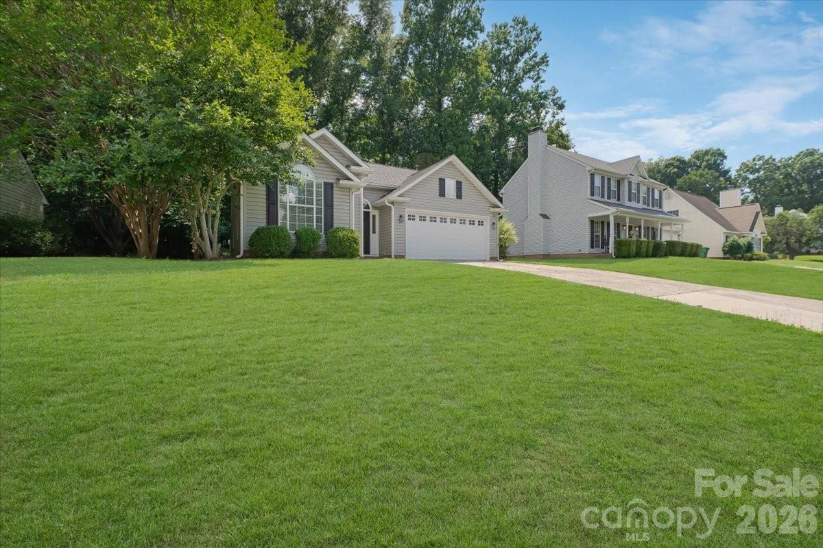 Photo 3 of 14136 Walkers Crossing Drive, Charlotte, NC