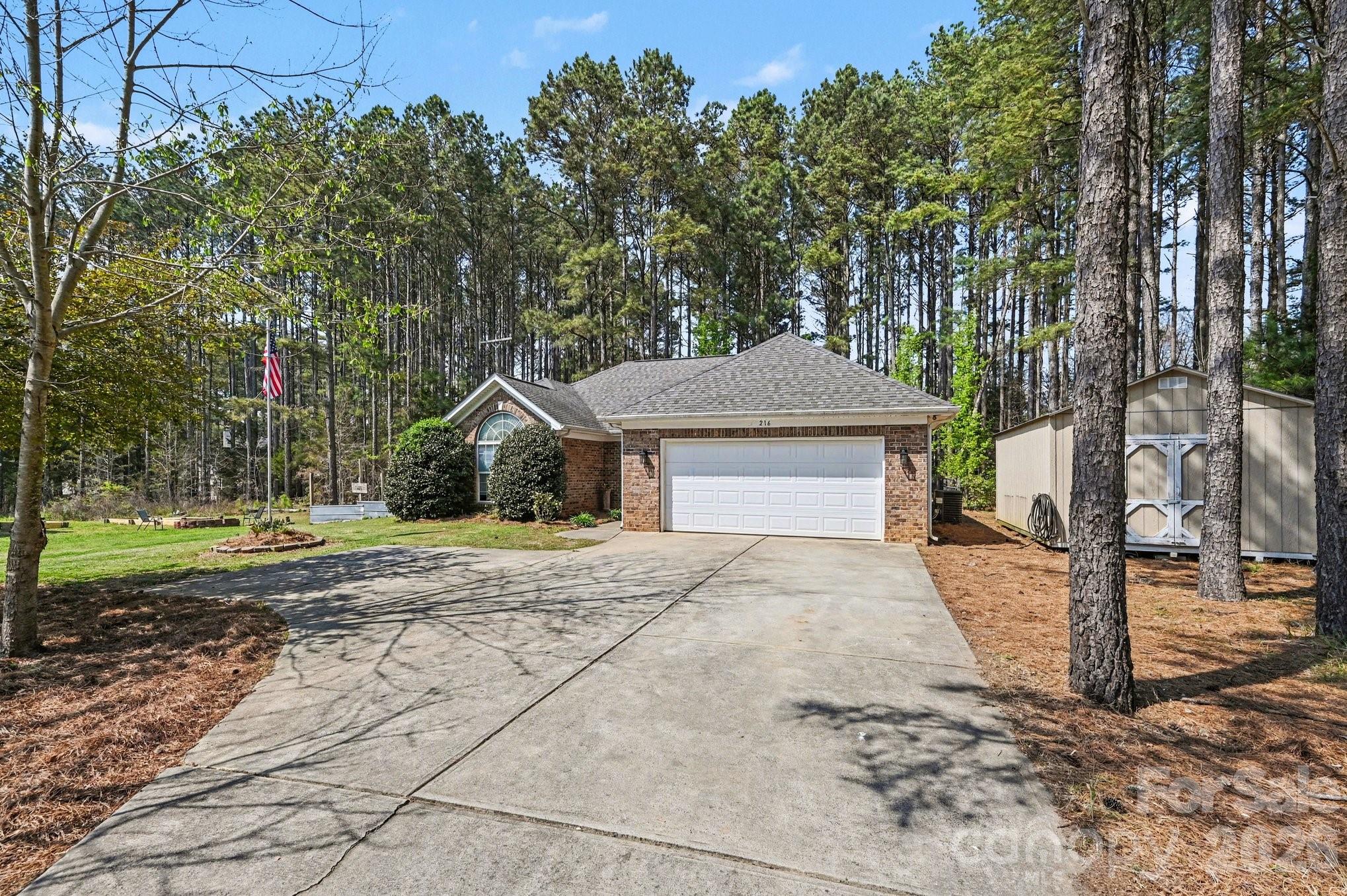 216 Henson Lane, McConnells, SC