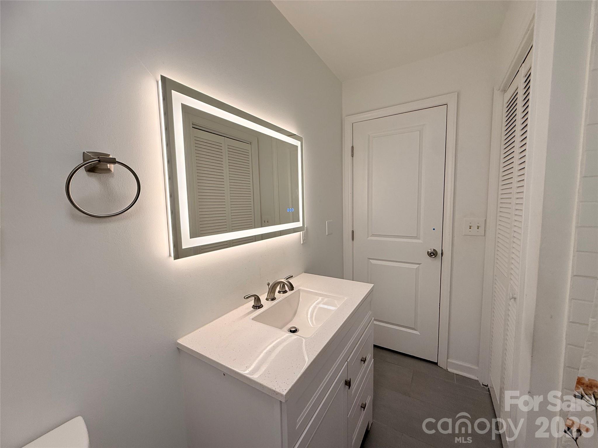 Photo 11 of 401 Rutland Drive, Charlotte, NC