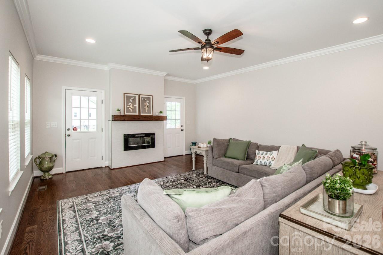 Photo 20 of 3211 Oakdale Road, Charlotte, NC