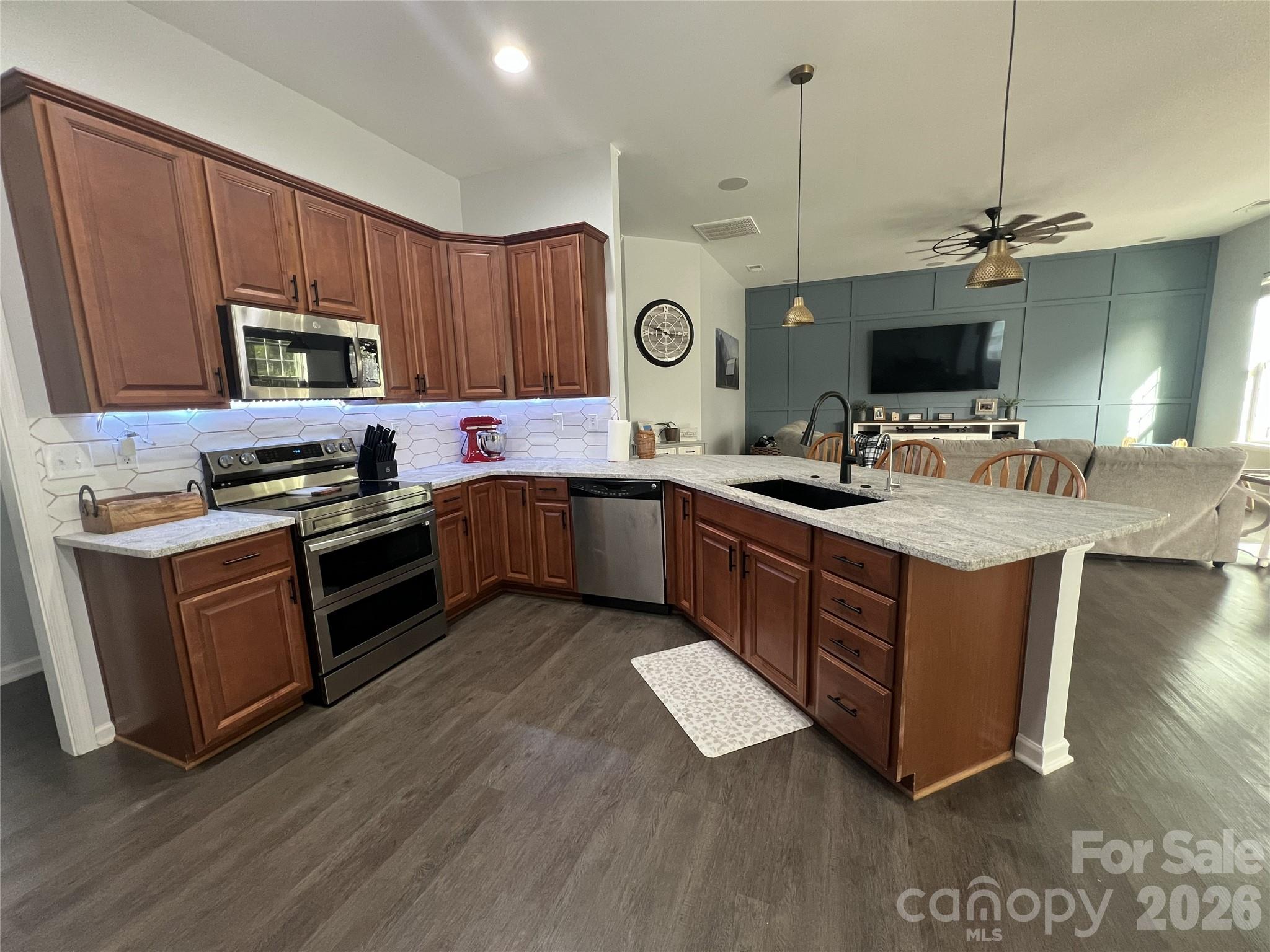 4851 Summerside Drive, Lake Wylie, SC - photo 4 of 39