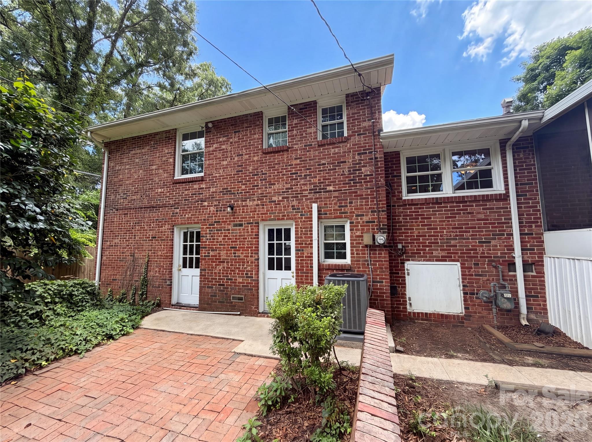 Home for sale at 5410 Sharon Road, Charlotte, NC — photo 6 of 19