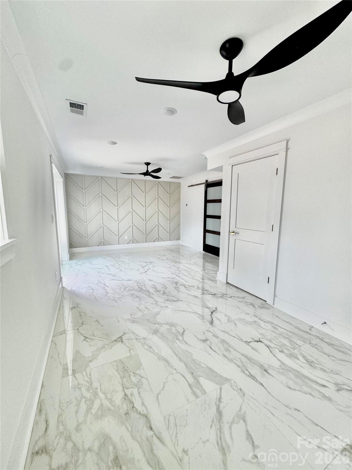 Home for sale at 5635 Ruth Drive, Charlotte, NC — photo 7 of 34