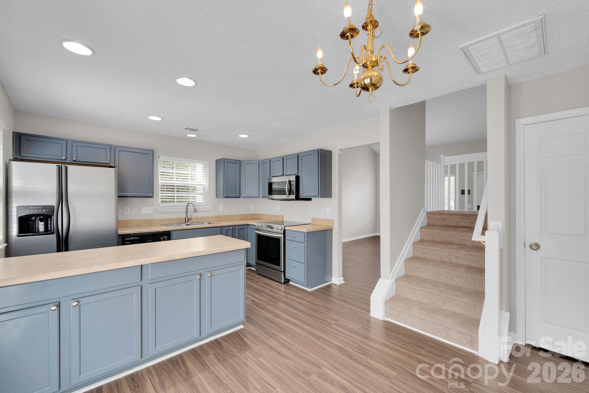 Photo 8 of 17039 Greenlawn Hills Court, Charlotte, NC