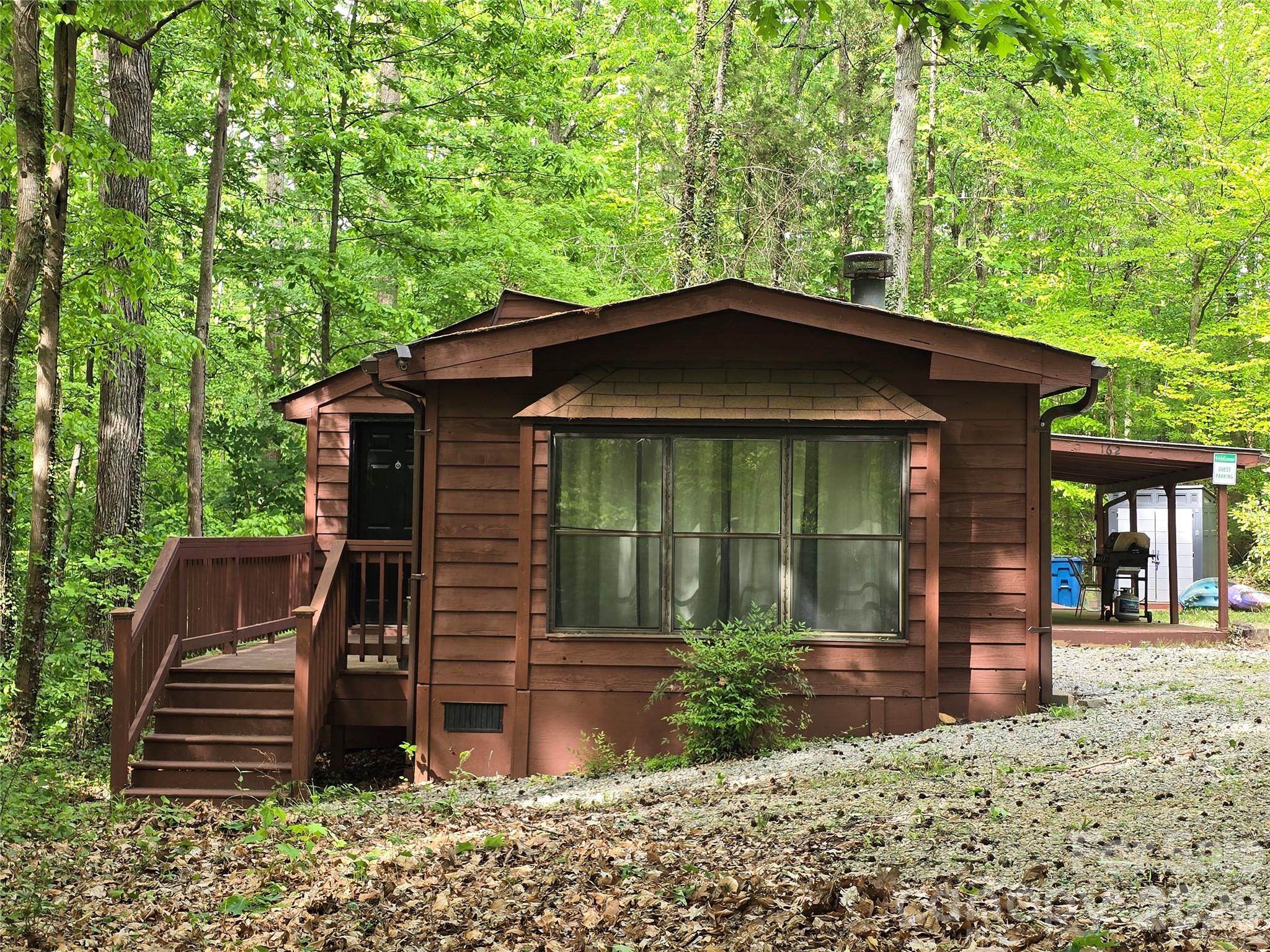 Photo 3 of 162 Pineridge Drive, Mooresville, NC